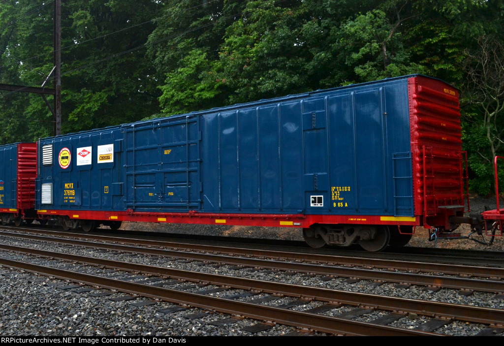 MCVX Box Car 376119 on Q418-18